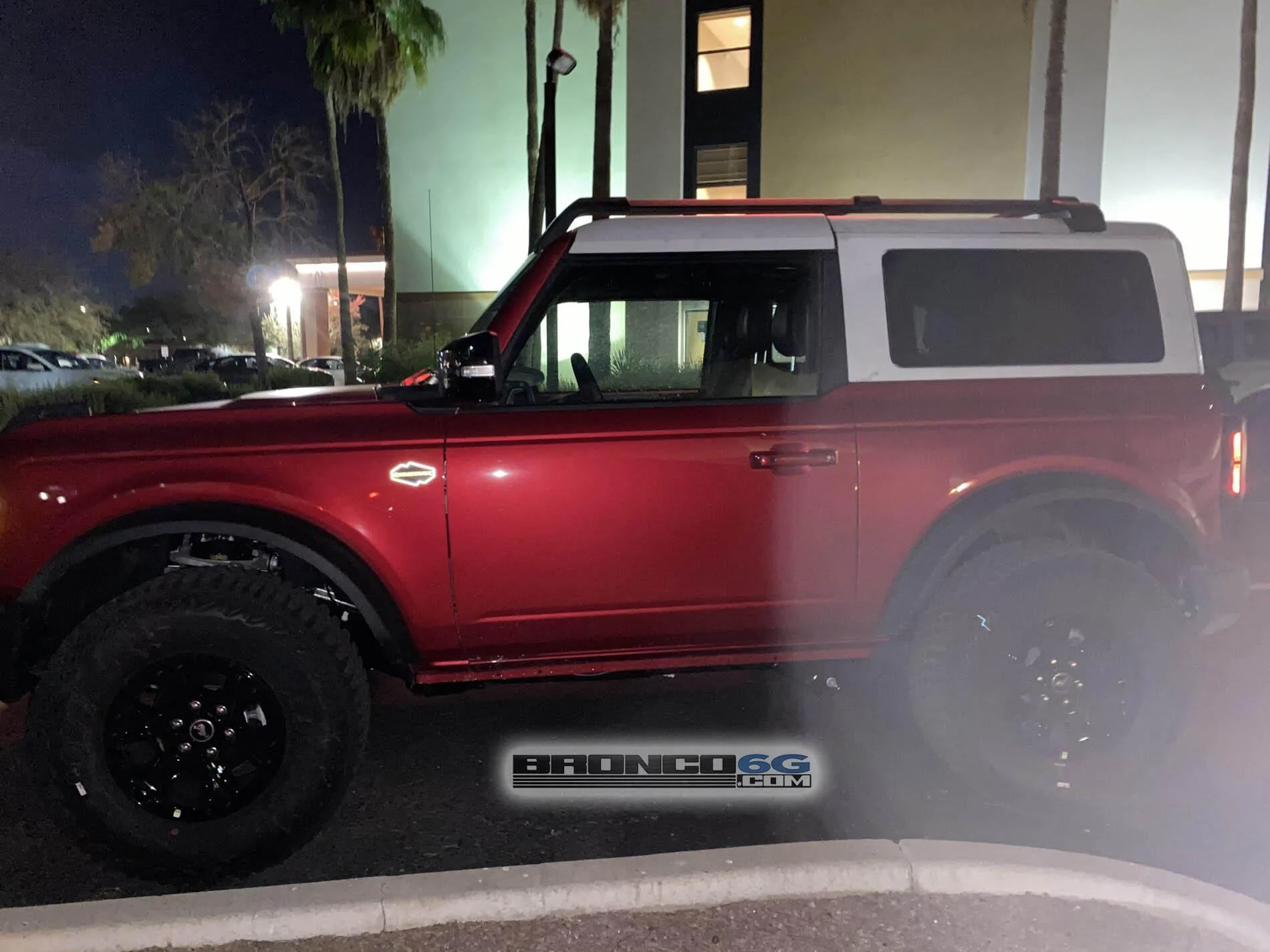 Bronco Wildtrak in Rapid Red at Arizona Hotel (Daytime Pics Added ...