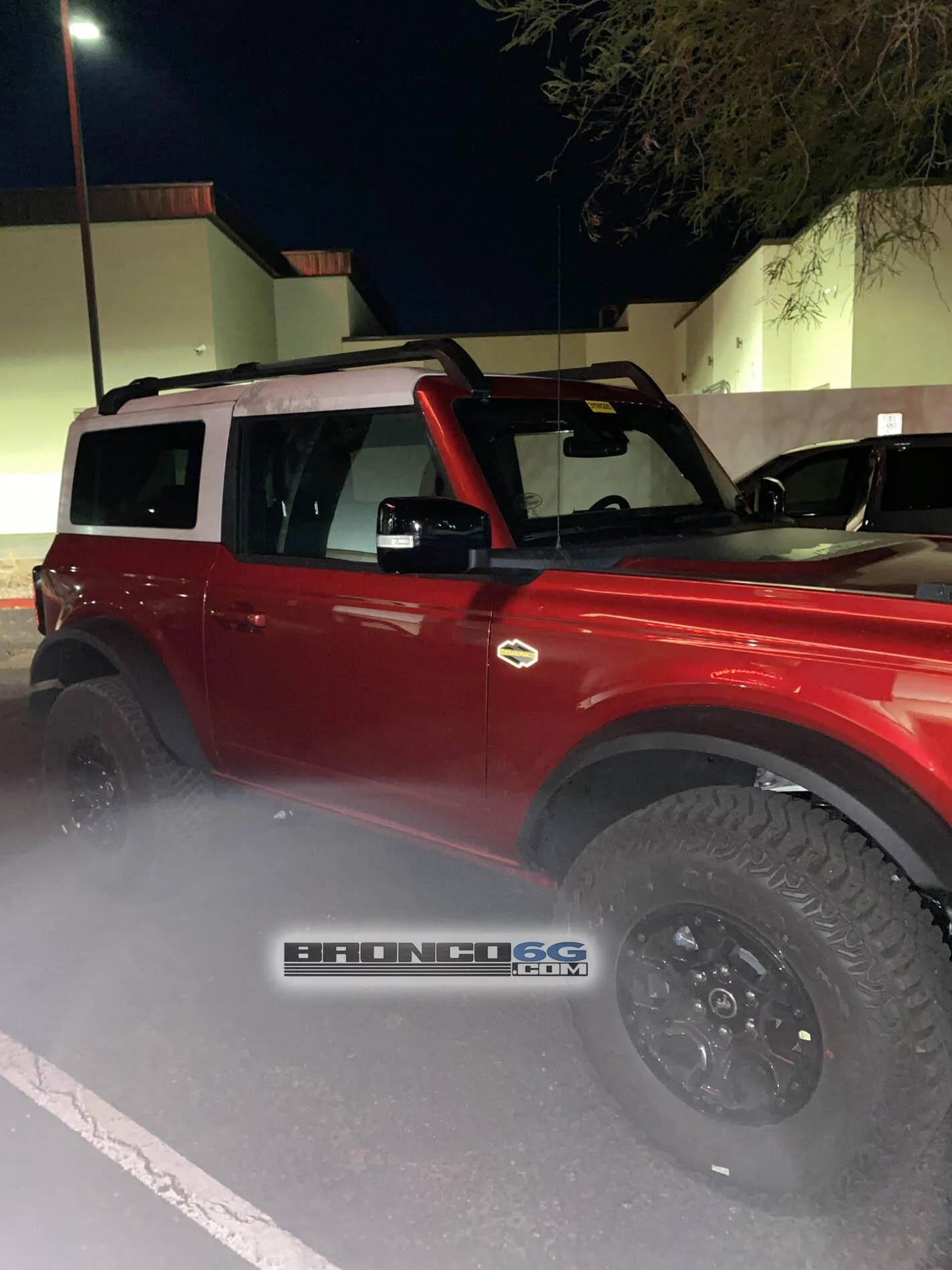 Bronco Wildtrak in Rapid Red at Arizona Hotel (Daytime Pics Added ...