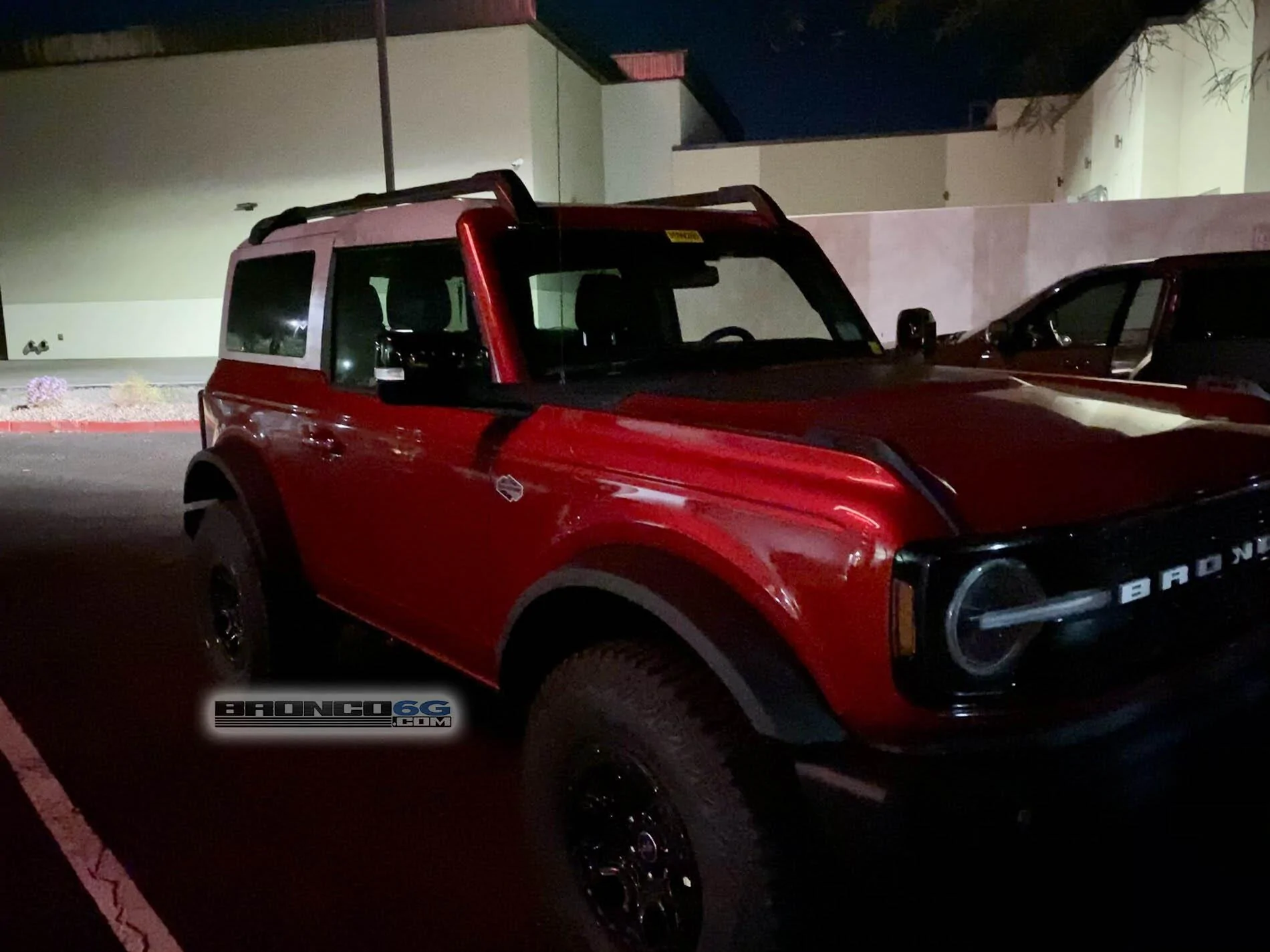 Bronco Wildtrak in Rapid Red at Arizona Hotel (Daytime Pics Added ...
