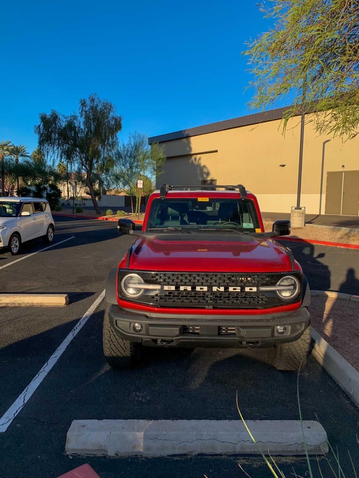 Bronco Wildtrak in Rapid Red at Arizona Hotel (Daytime Pics Added ...