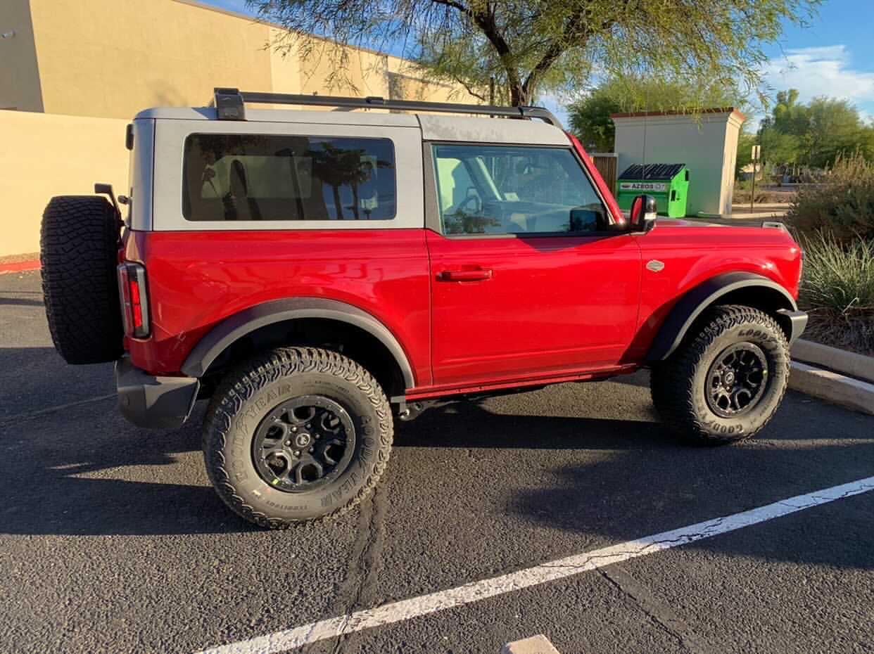 Bronco Wildtrak in Rapid Red at Arizona Hotel (Daytime Pics Added ...
