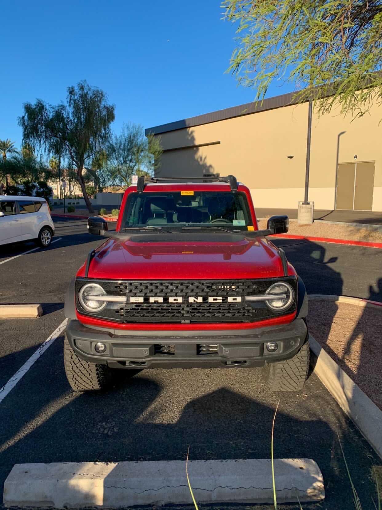 Bronco Wildtrak in Rapid Red at Arizona Hotel (Daytime Pics Added ...
