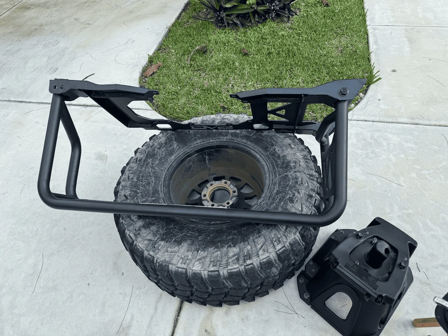 Anybody got DV8 Spare Tire Guard/Accessory Mount? | Bronco6G - 2021 ...