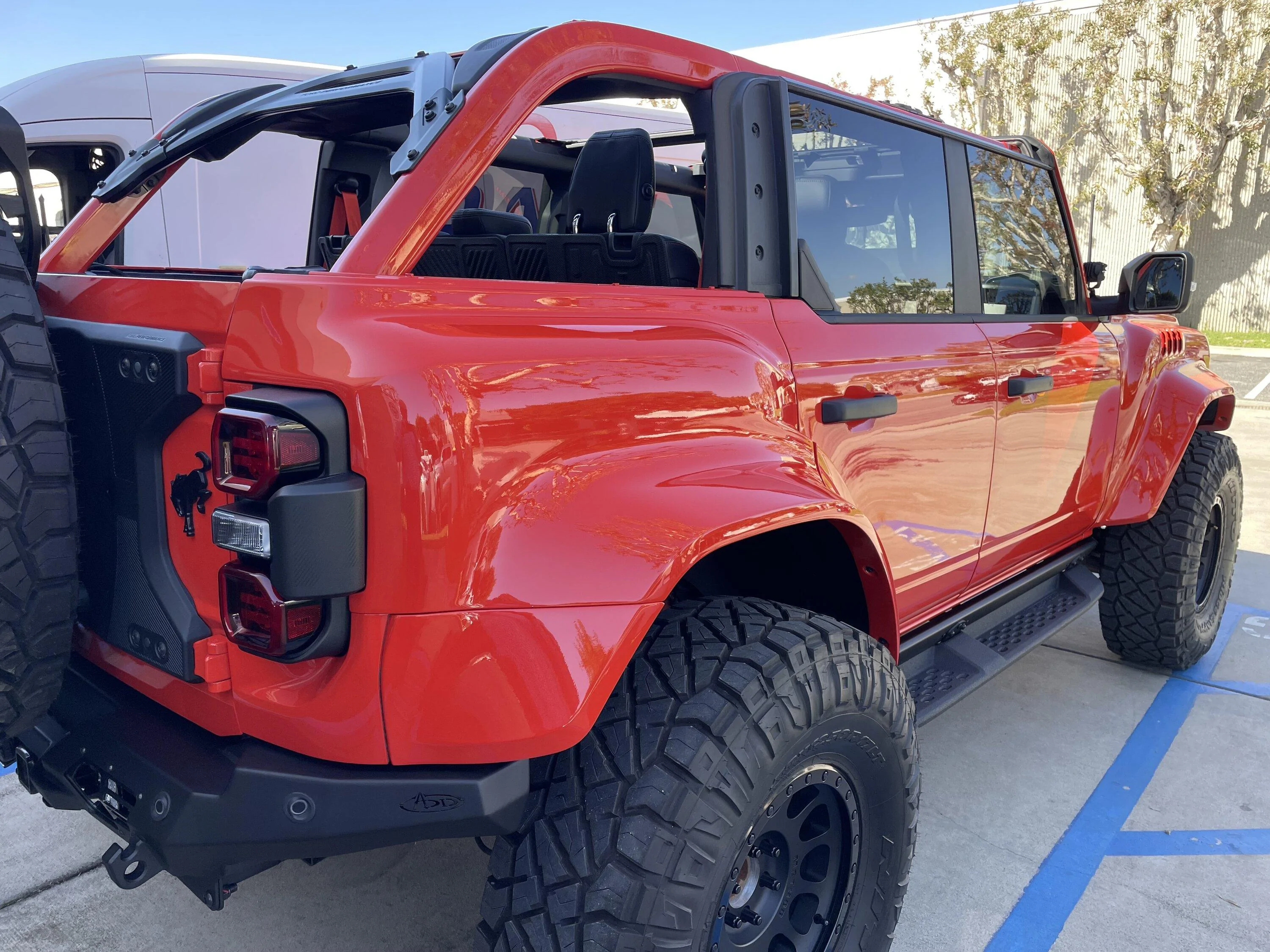 Advanced Fiberglass 7.5” Fenders Installed on Bronco Raptor | Bronco6G ...