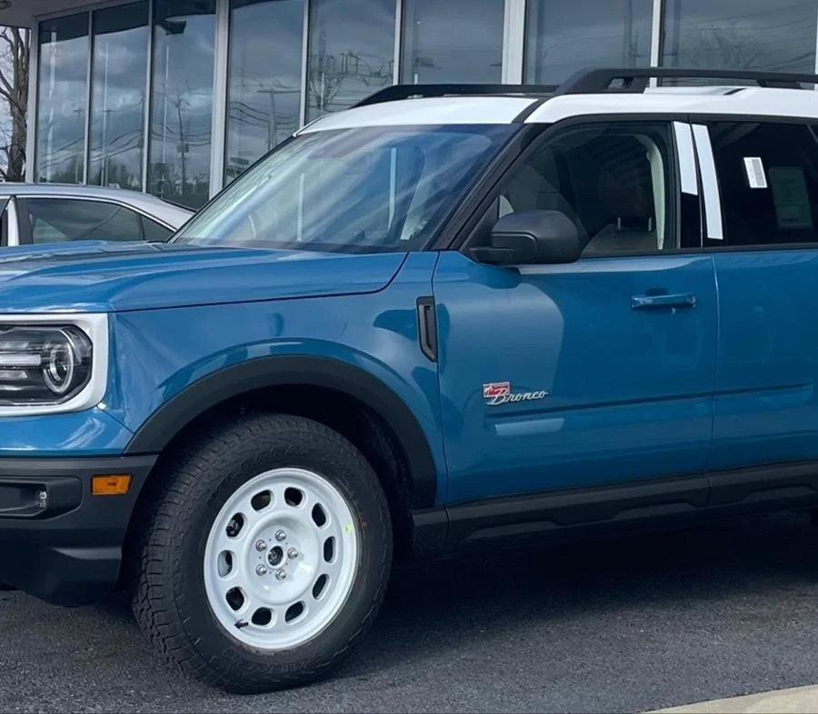 2025 Bronco Peak Blue color spotted?! | Bronco6G - 2021+ Ford Bronco ...