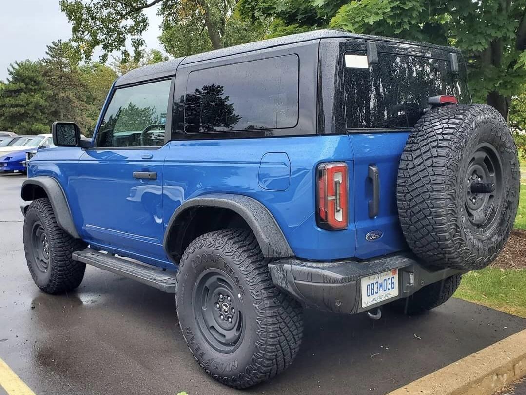 2025 Bronco Peak Blue color spotted?! | Page 2 | Bronco6G - 2021+ Ford ...