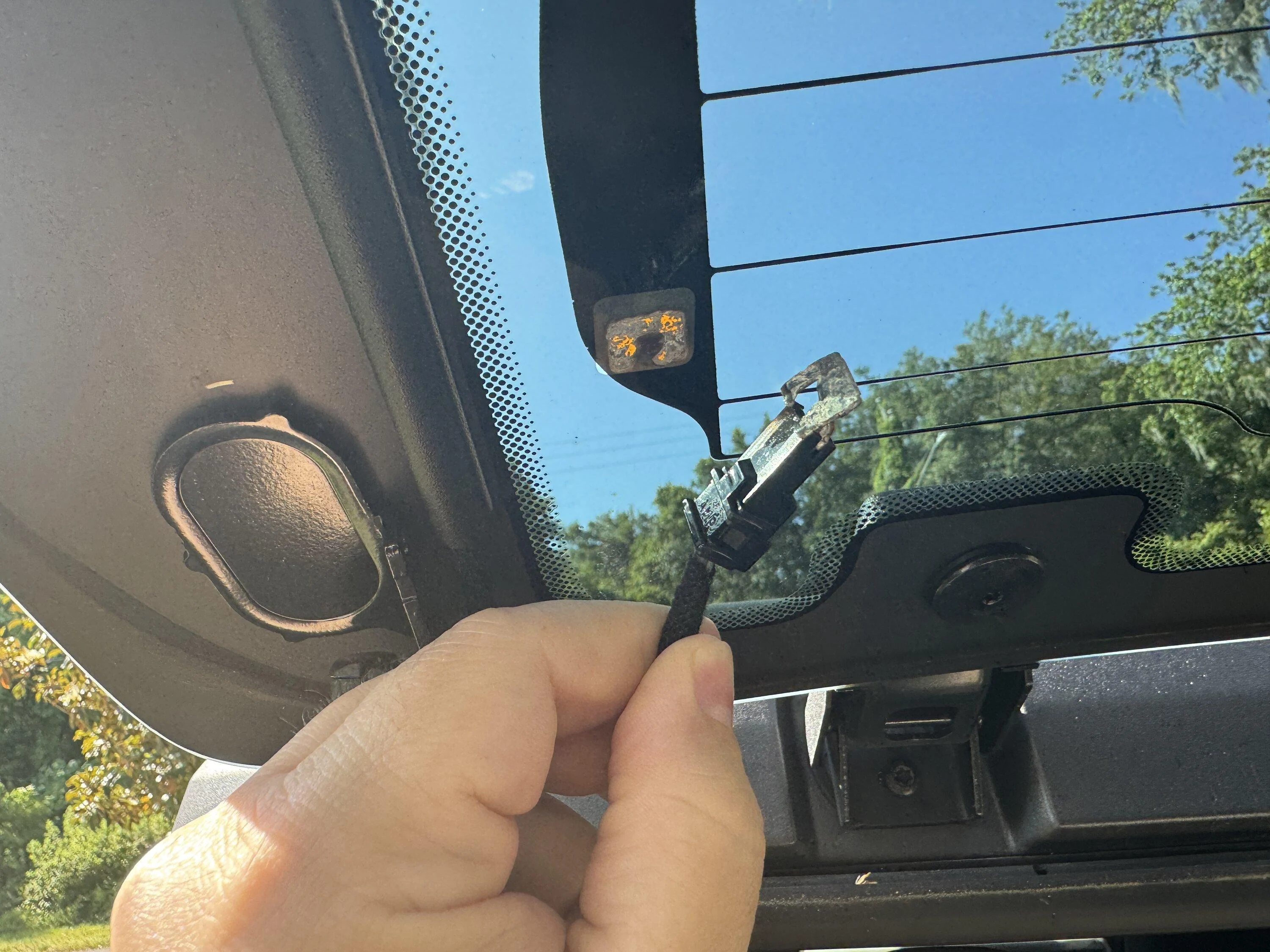 2 Door Hardtop Rear Defroster Connector Broken Off | Bronco6G - 2021 ...