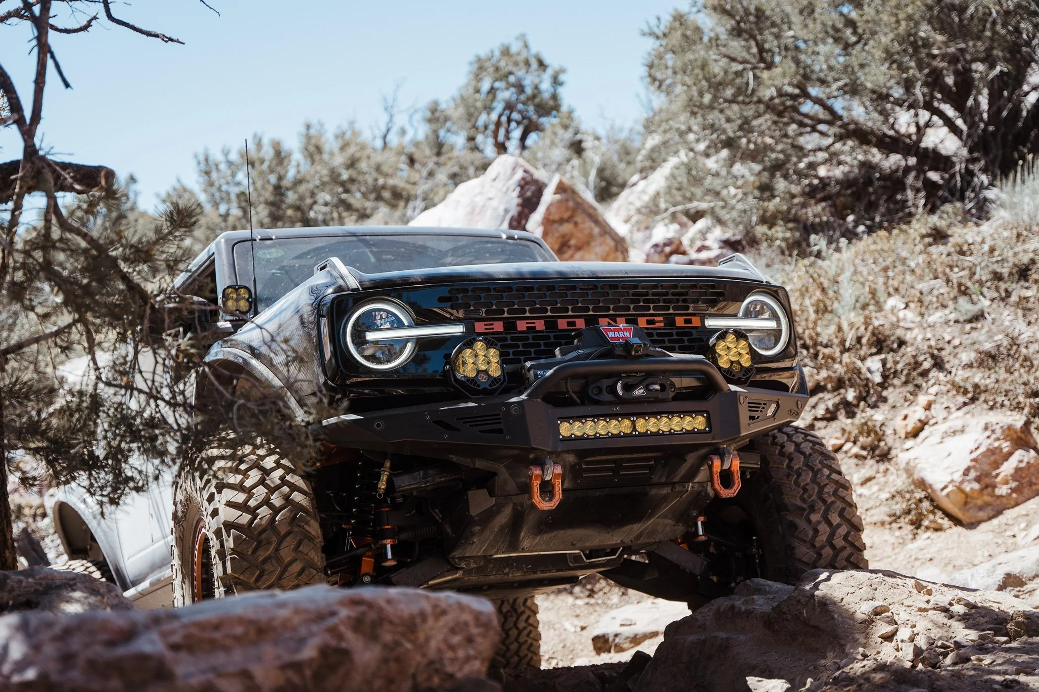 Ford Bronco Raptor and 2 APG ProRunners Take on Gold Mountain ...