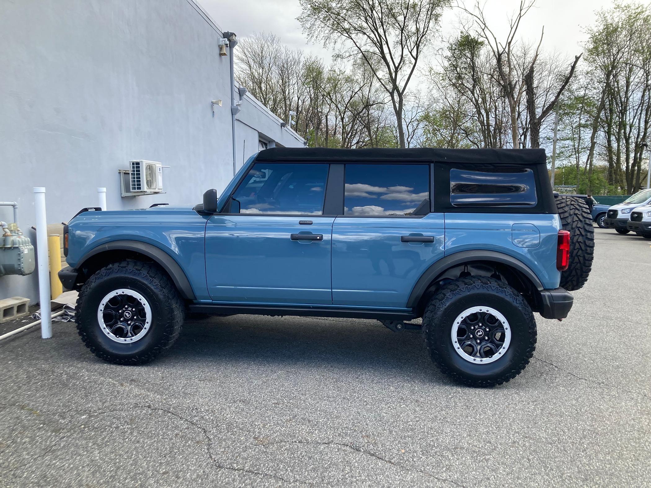Throwback Edition: Two-Tone Paint & Stripes, Powder Coated Wheels ...
