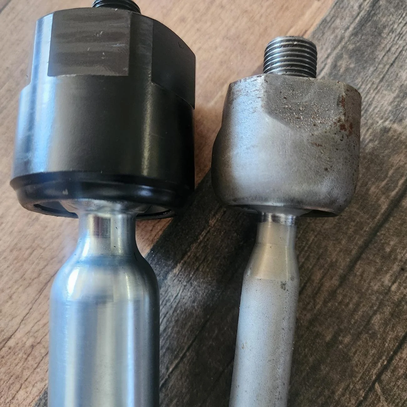 RC Rough Country Tie Rods vs. Ford OEM | Bronco6G - 2021+ Ford Bronco ...