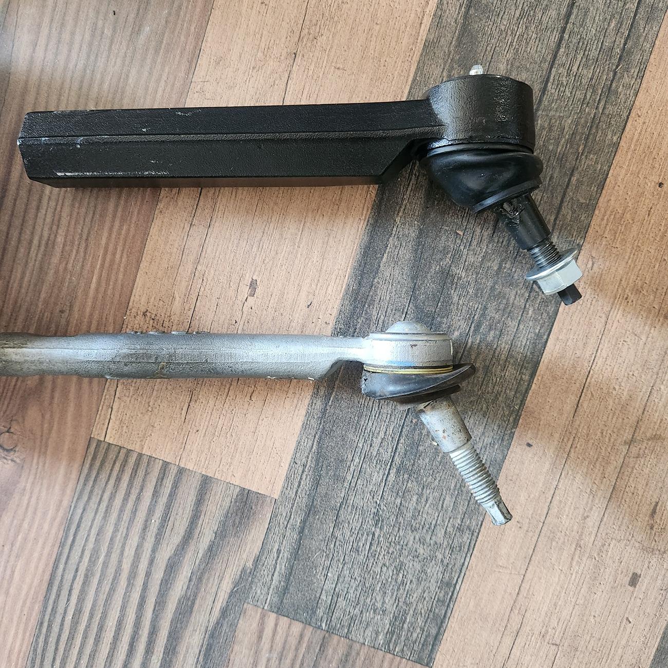 RC Rough Country Tie Rods vs. Ford OEM | Bronco6G - 2021+ Ford Bronco ...