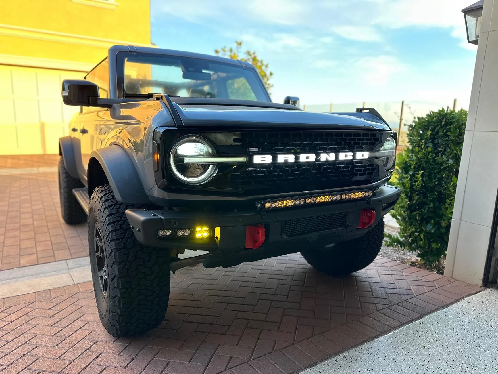 Putco Luminix Ford Bronco LED Grille Emblem for 2021+ Ford Bronco ...