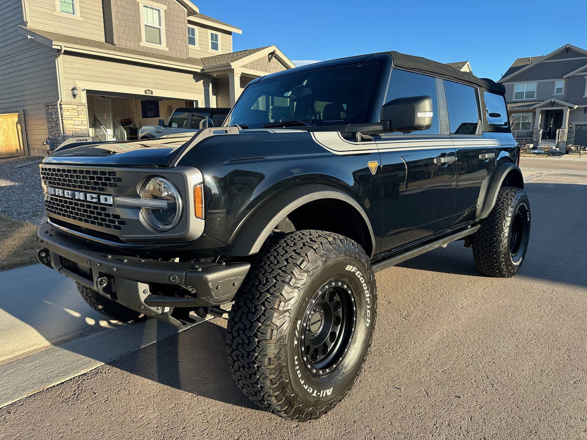 Colorado - 2022 Badlands 4 Door LUX w/Lift 37's - $47,900 OBO ...