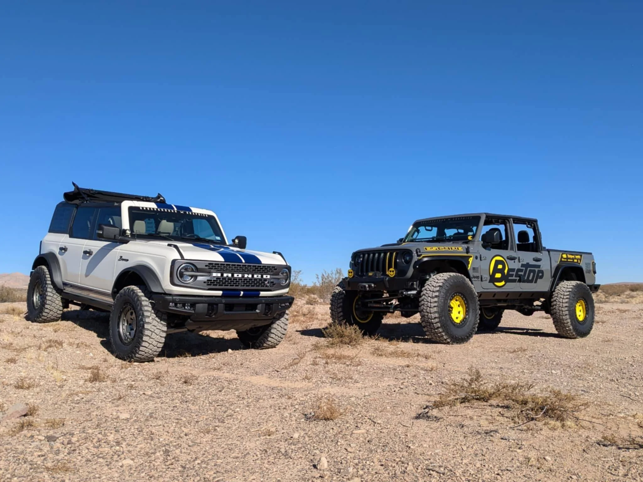 Underground Graphics "Wimby White" Bronco at SEMA | Bronco6G - 2021 ...