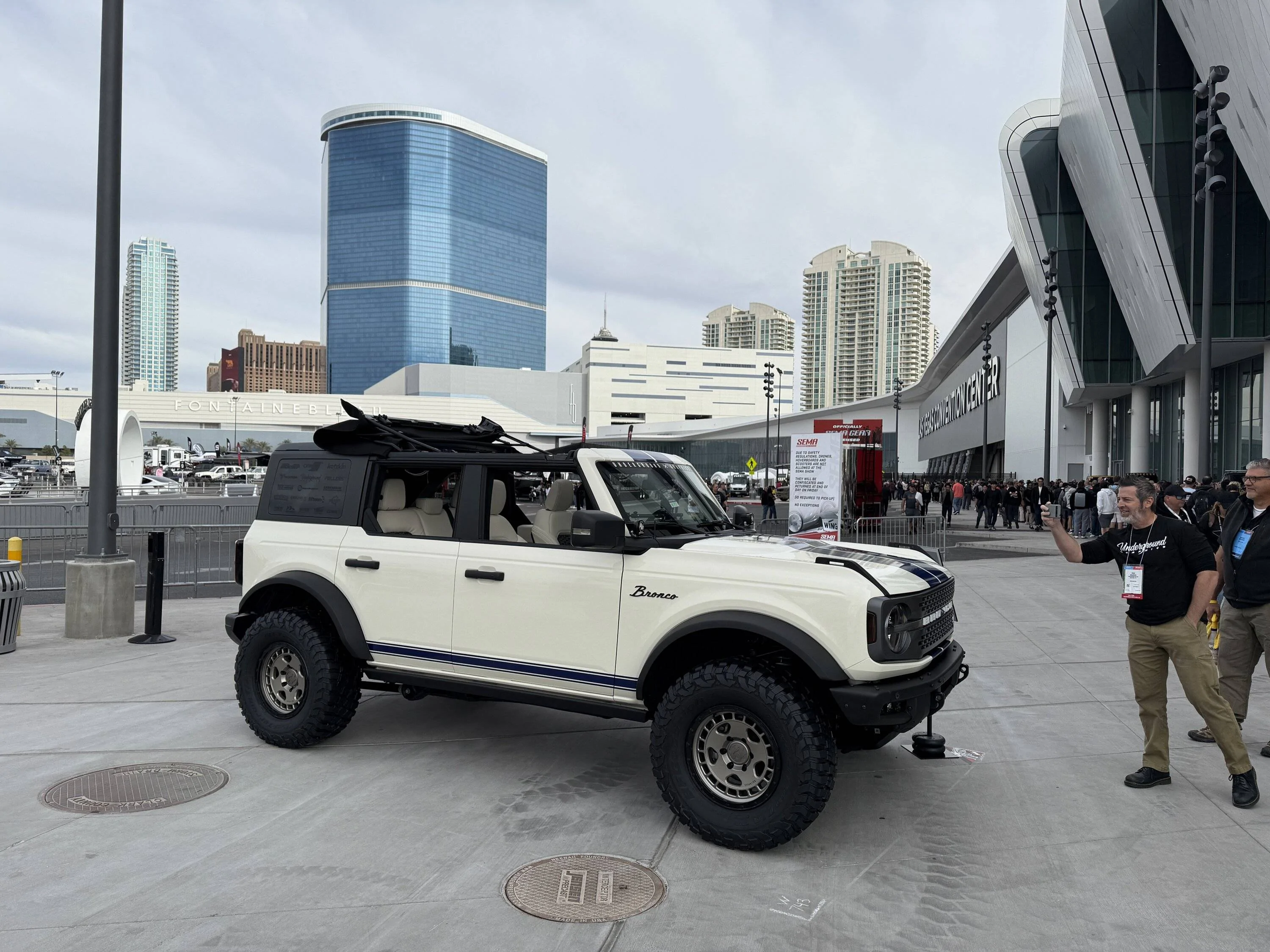 Underground Graphics "Wimby White" Bronco at SEMA | Bronco6G - 2021 ...