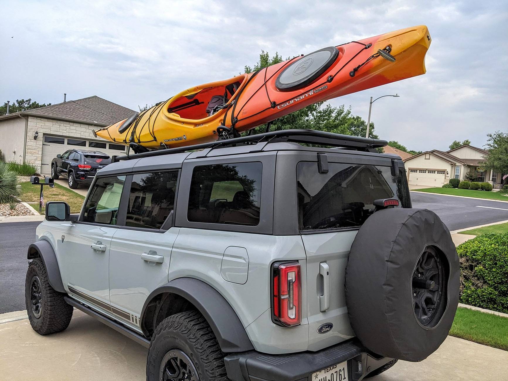 Kayak Setup with 1/2 Rack (Broaddict) & Yakima JayLow Carriers ...