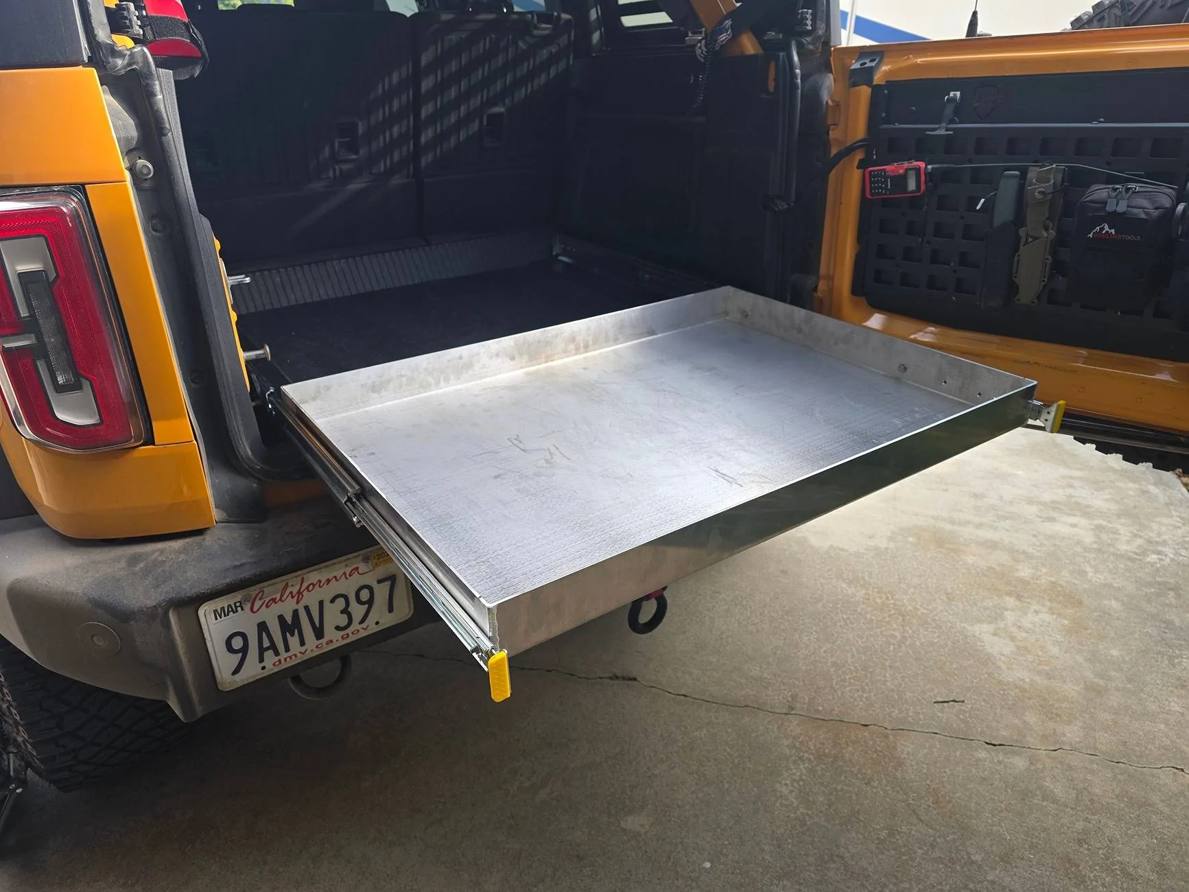 My idea for a 4 dr rear storage tray/refrigerater slide/pullout ...