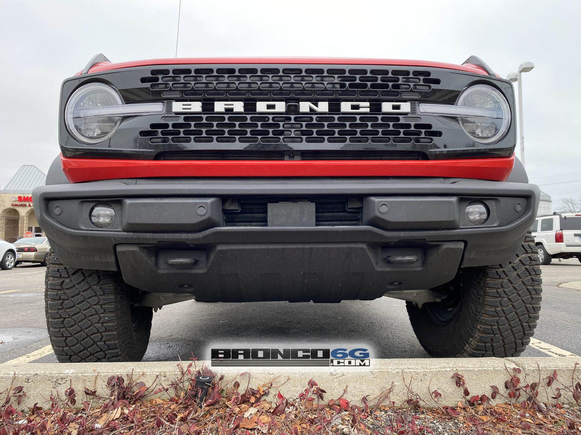 Race Red Wildtrak Sasquatch, Soft Top + keypad | Bronco6G - 2021+ Ford ...