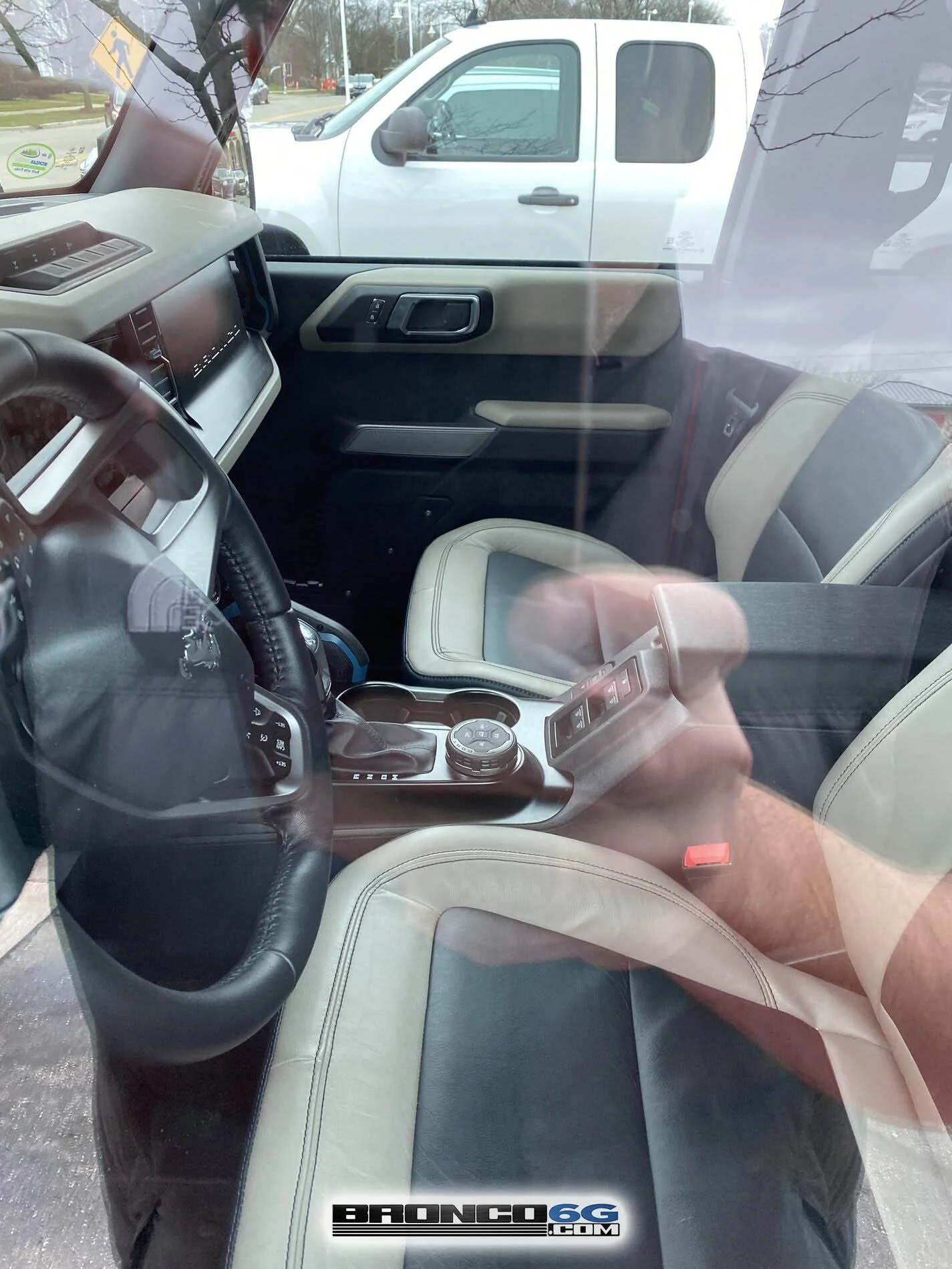 Race Red Wildtrak Sasquatch, Soft Top + keypad | Bronco6G - 2021+ Ford ...