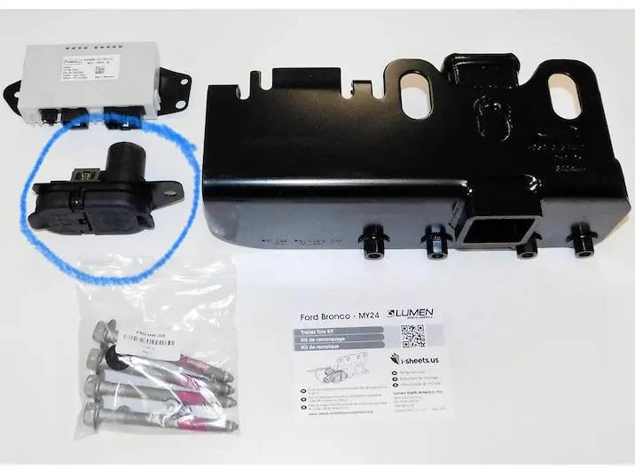 Blue 7 pin plug by rear bumper on 2024 OB | Bronco6G - 2021+ Ford ...