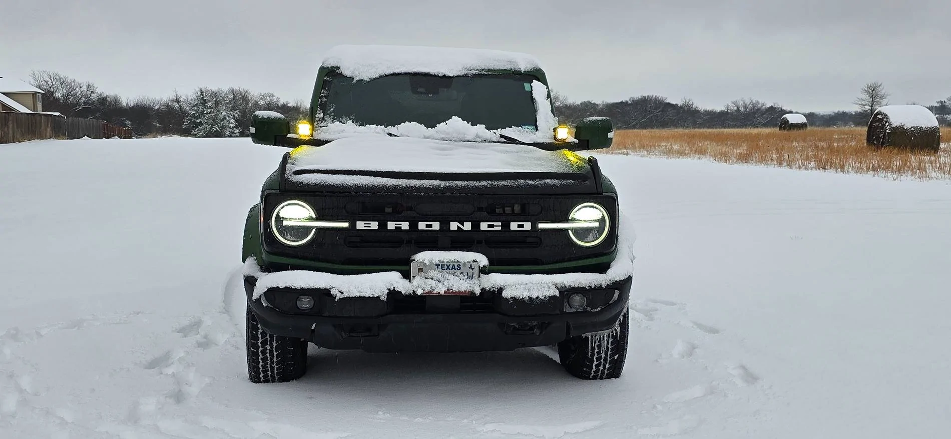I mean I just had to get some snow pictures. | Bronco6G - 2021+ Ford ...