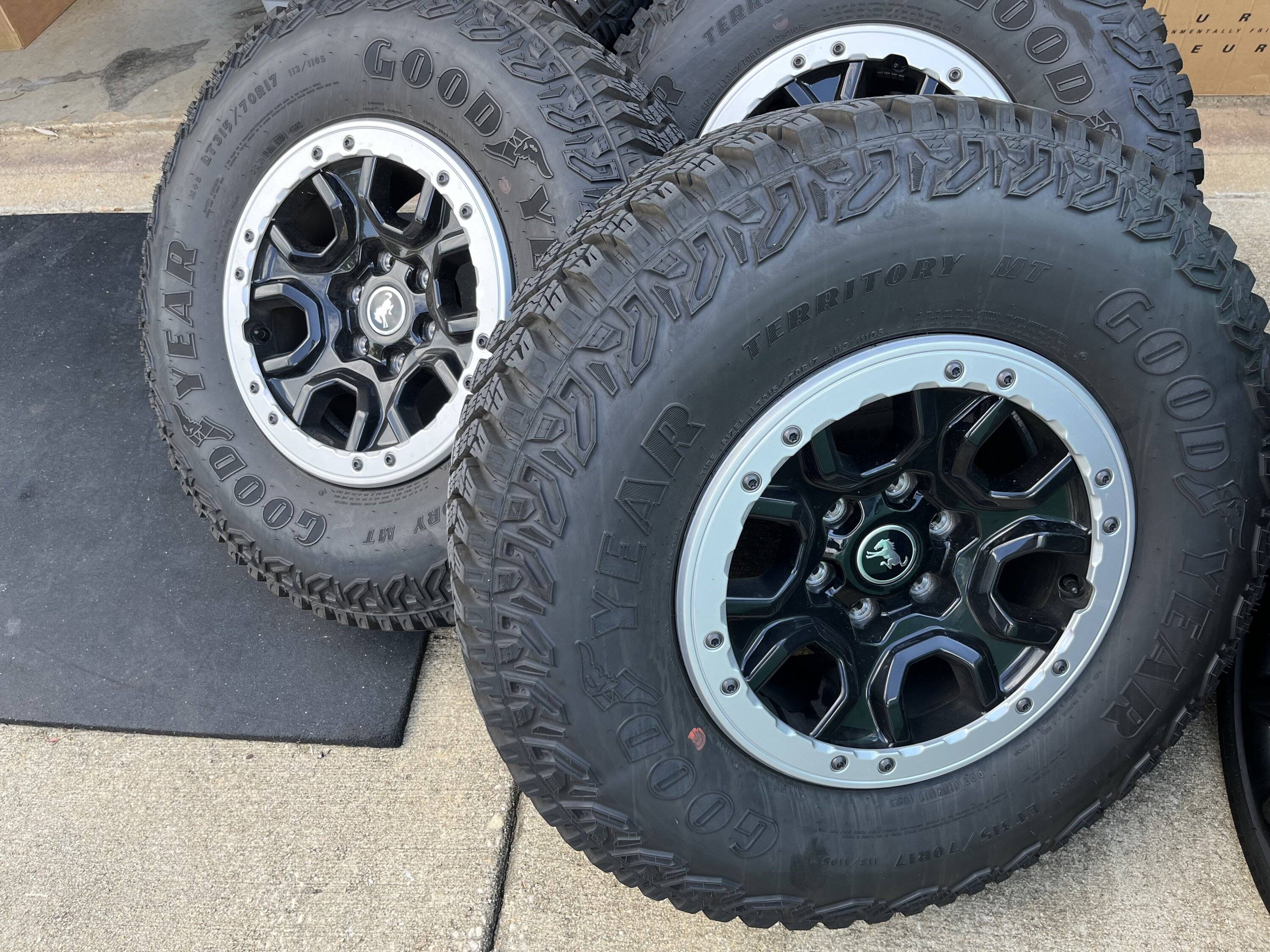 Alabama - Sas Wheels & Tires, full set of 5, with TPMS and center caps ...
