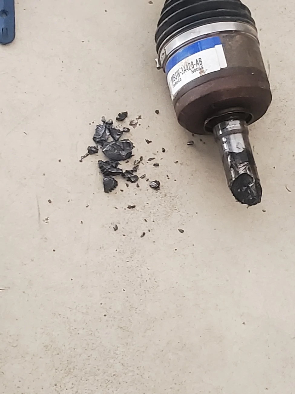Trail fixing snapped front axles: | Bronco6G - 2021+ Ford Bronco ...