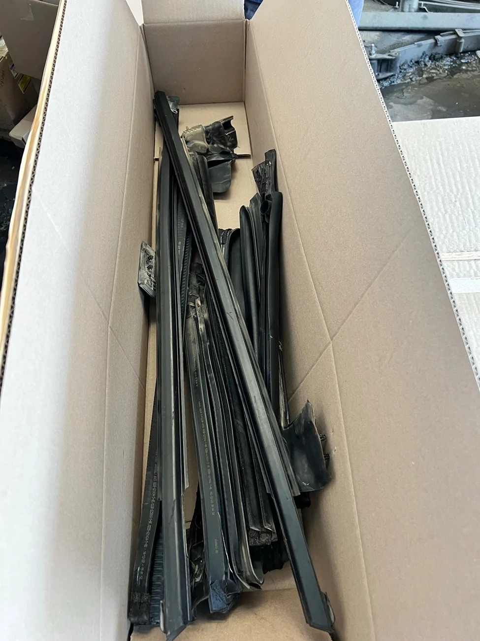 SSM 53981: 2021-2024 Bronco - Window Rattle From The Front Doors Over ...