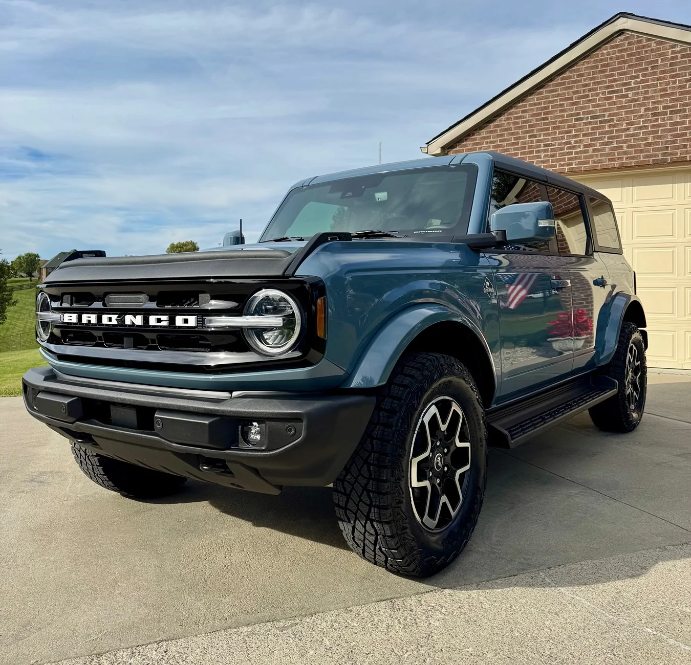 Hood bug deflector | Bronco6G - 2021+ Ford Bronco & Bronco Raptor Forum ...