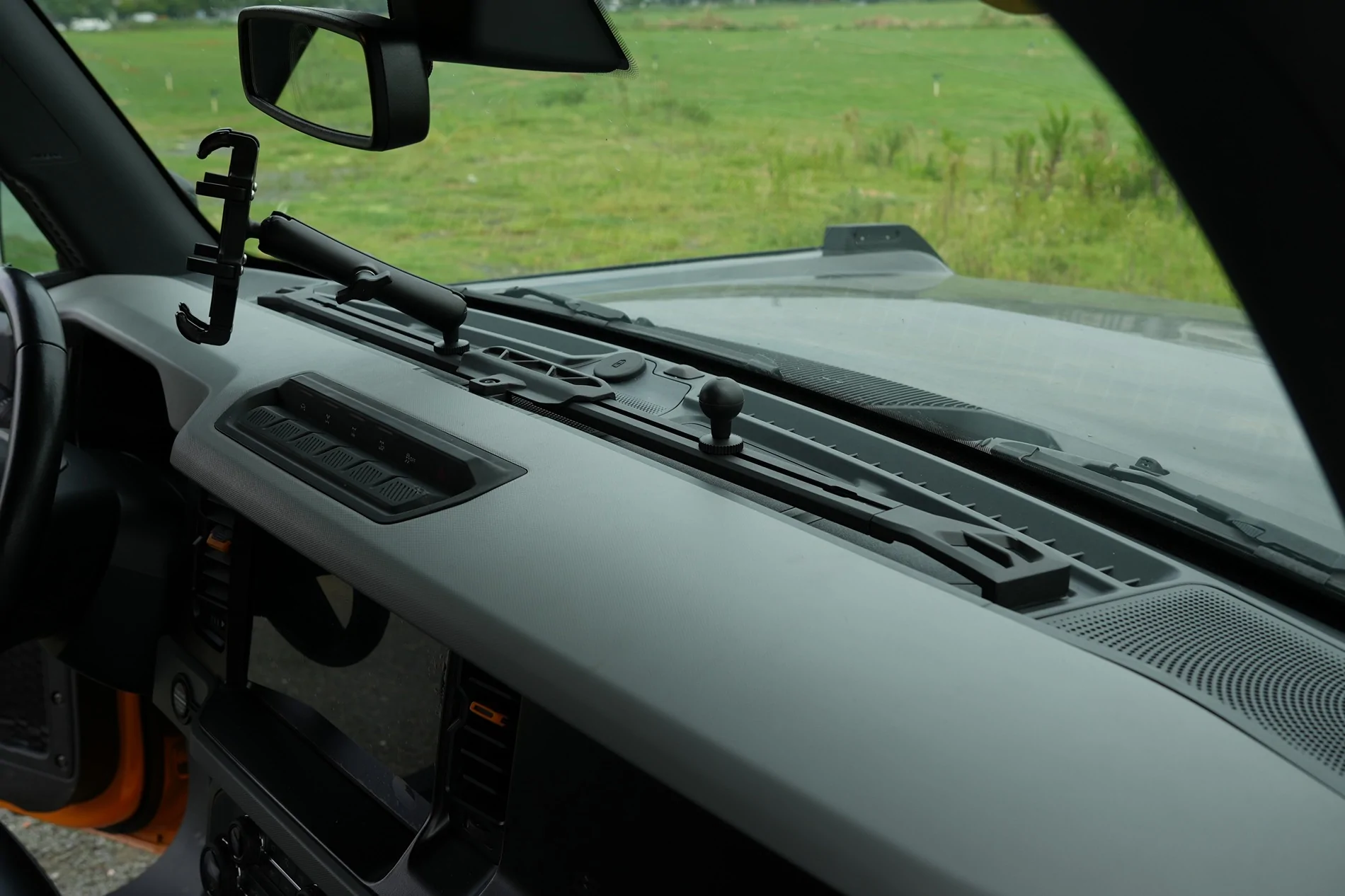 🔧 Mabett Upgraded Dashboard Rail System Available Now! | Bronco6G ...