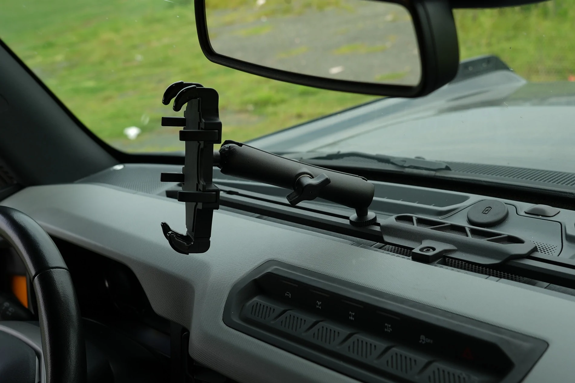 🔧 Mabett Upgraded Dashboard Rail System Available Now! | Bronco6G ...