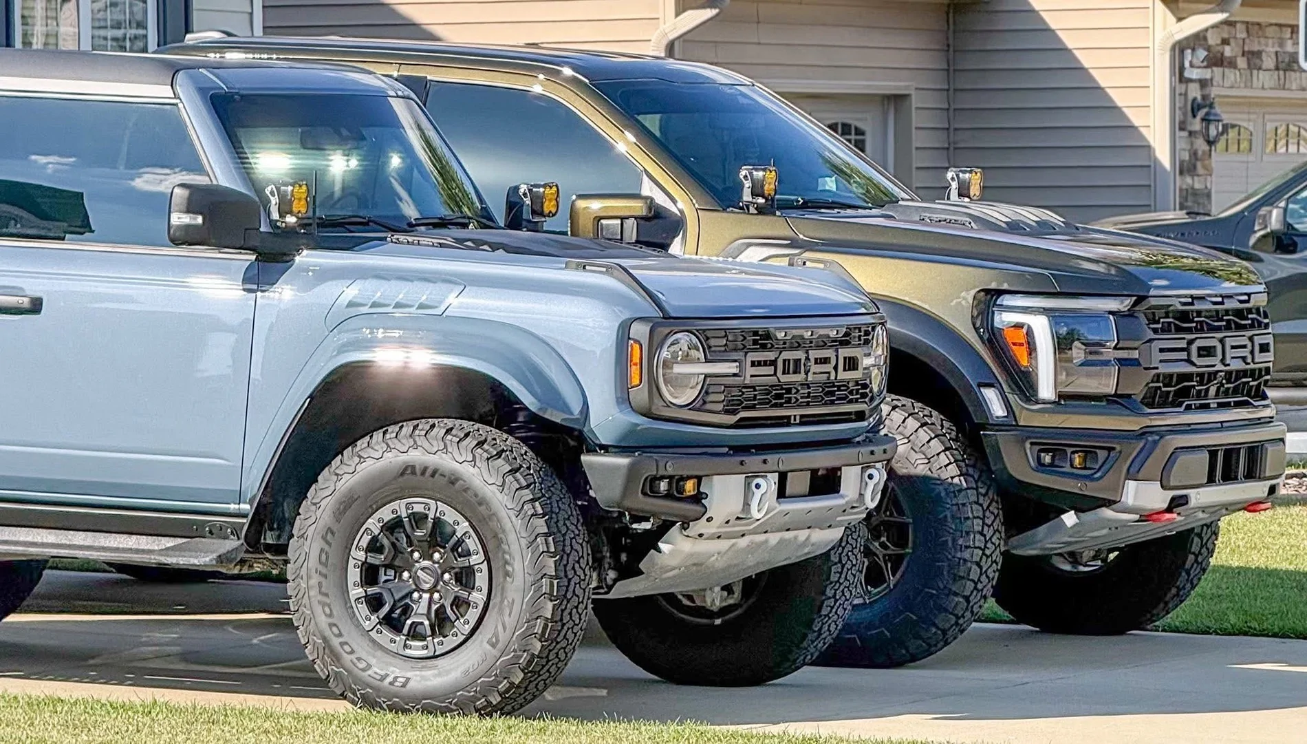 Mongo the Bronco (2024 Azure Grey Raptor) & Emma | Bronco6G - 2021 ...