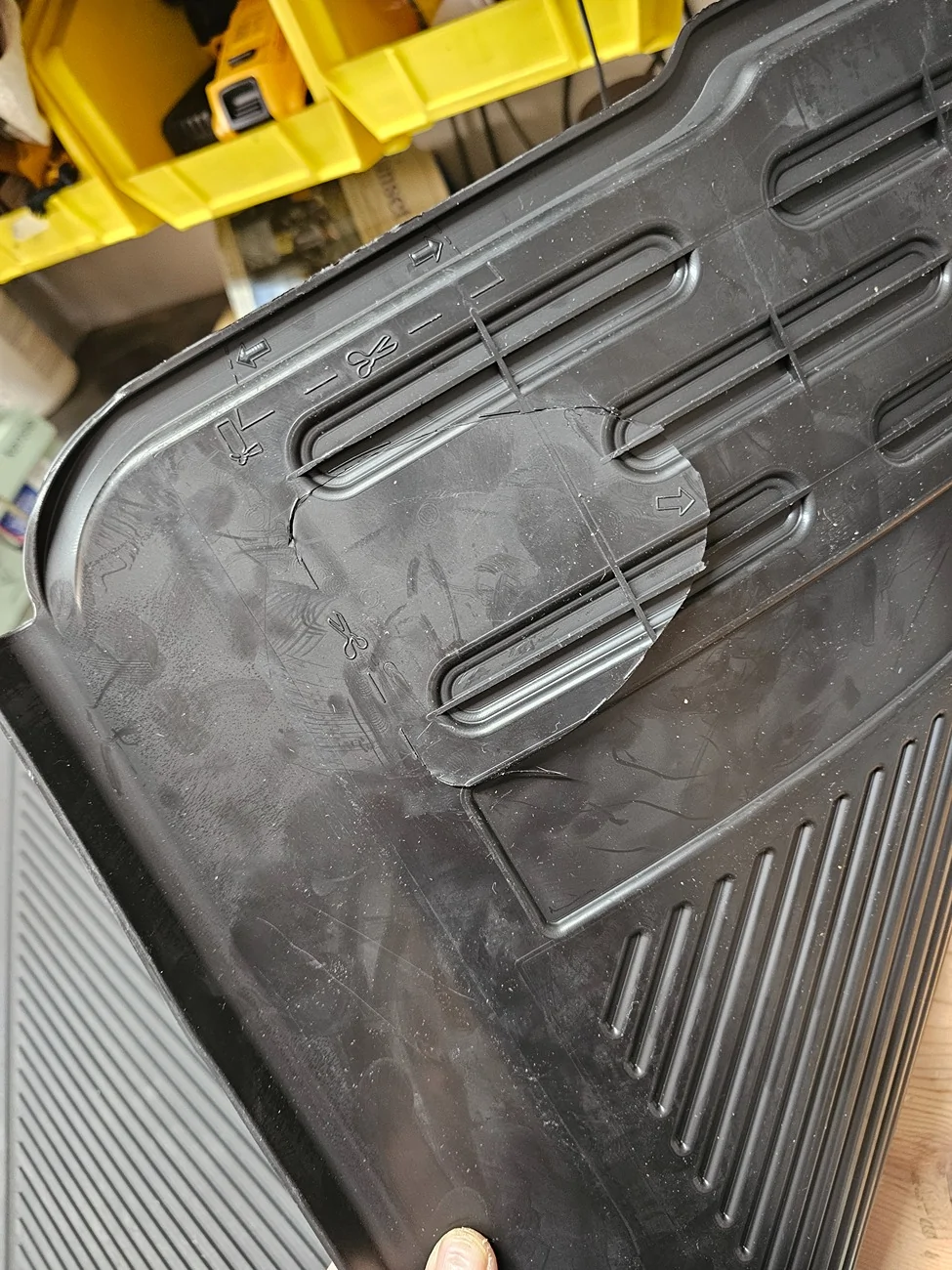 Fire extinguisher icon on two-door rear cargo mat | Bronco6G - 2021 ...