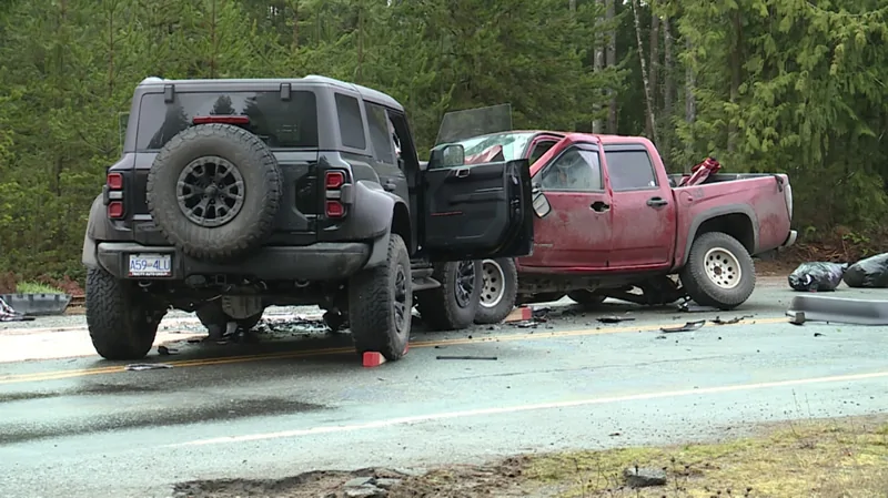 Raptor meets a Colorado in head-on collision | Bronco6G - 2021+ Ford ...