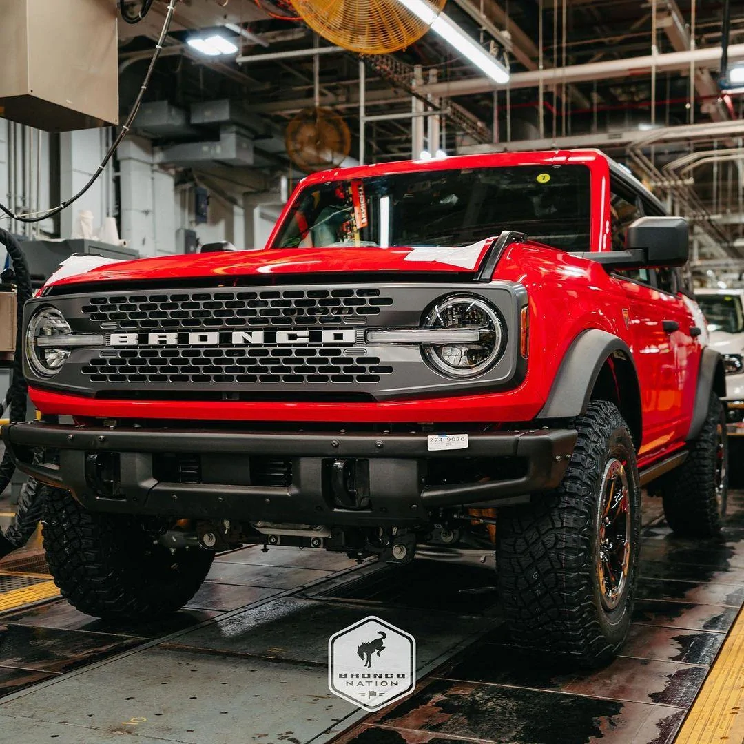 Race Red Bronco Badlands 4-Door w/ hardtop and optional wheels ...